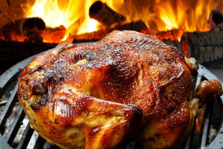 Esse frango assado de padaria perfeito vai te deixar com água na boca ...